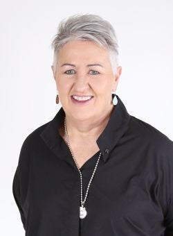 Linda Riordan - Licensed Real Estate Agent - Southland | Bayleys Real ...