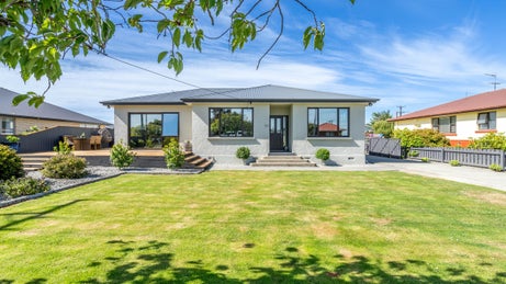 Linda Riordan - Licensed Real Estate Agent - Southland | Bayleys Real ...